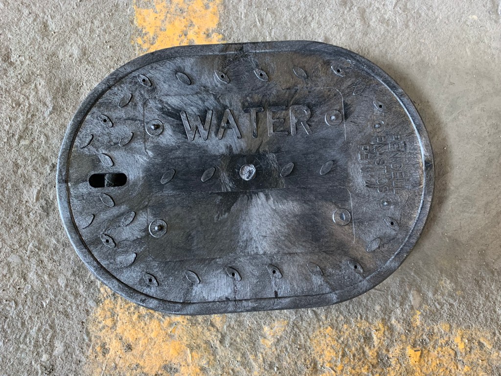 HUBBELL PENCELL PE1014 OVAL METER BOX LIDS - The Waterworks Warehouse