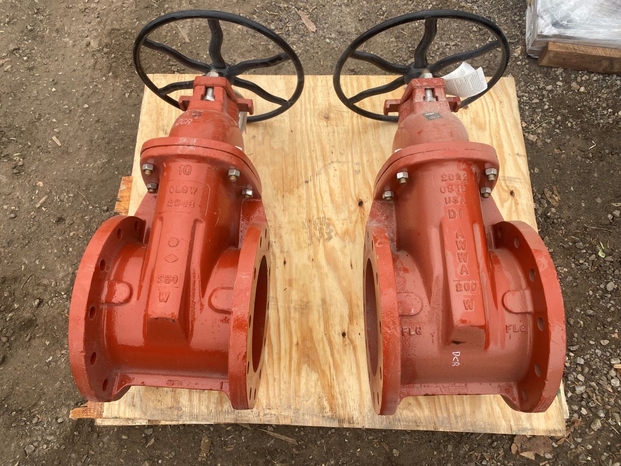 CLOW 10" FLG NRS GATE VALVE OL W/HANDWHEEL - The Waterworks Warehouse